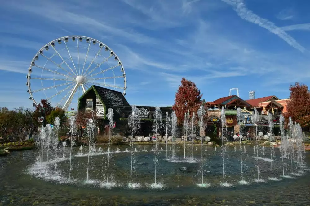 Top 3 Reasons to Get the Unlimited Rides Pass at The Island in Pigeon Forge