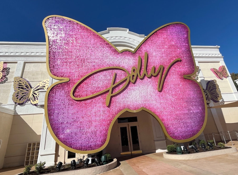 Your Guide to the Dolly Parton Experience at Dollywood